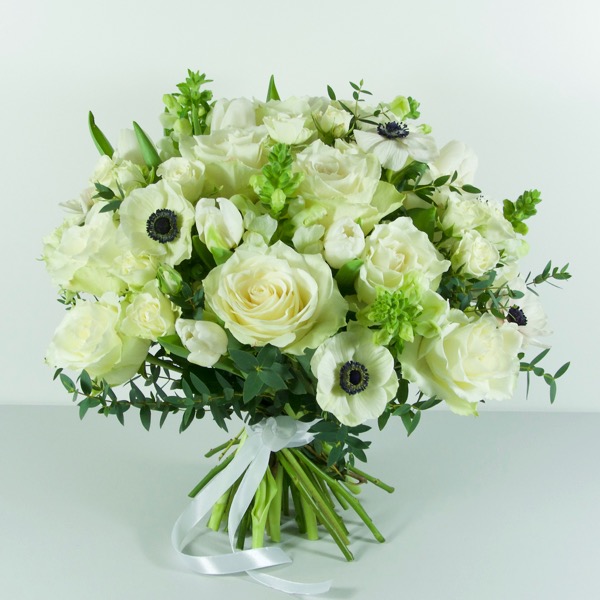 Mono - baltų žiedų puokštė - Gėlių puokštės - Beatričės Gėlių Namai